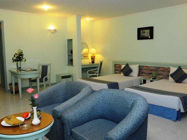 Khách sạn Bát Đạt | Khách sạn 3 sao ở Sài Gòn